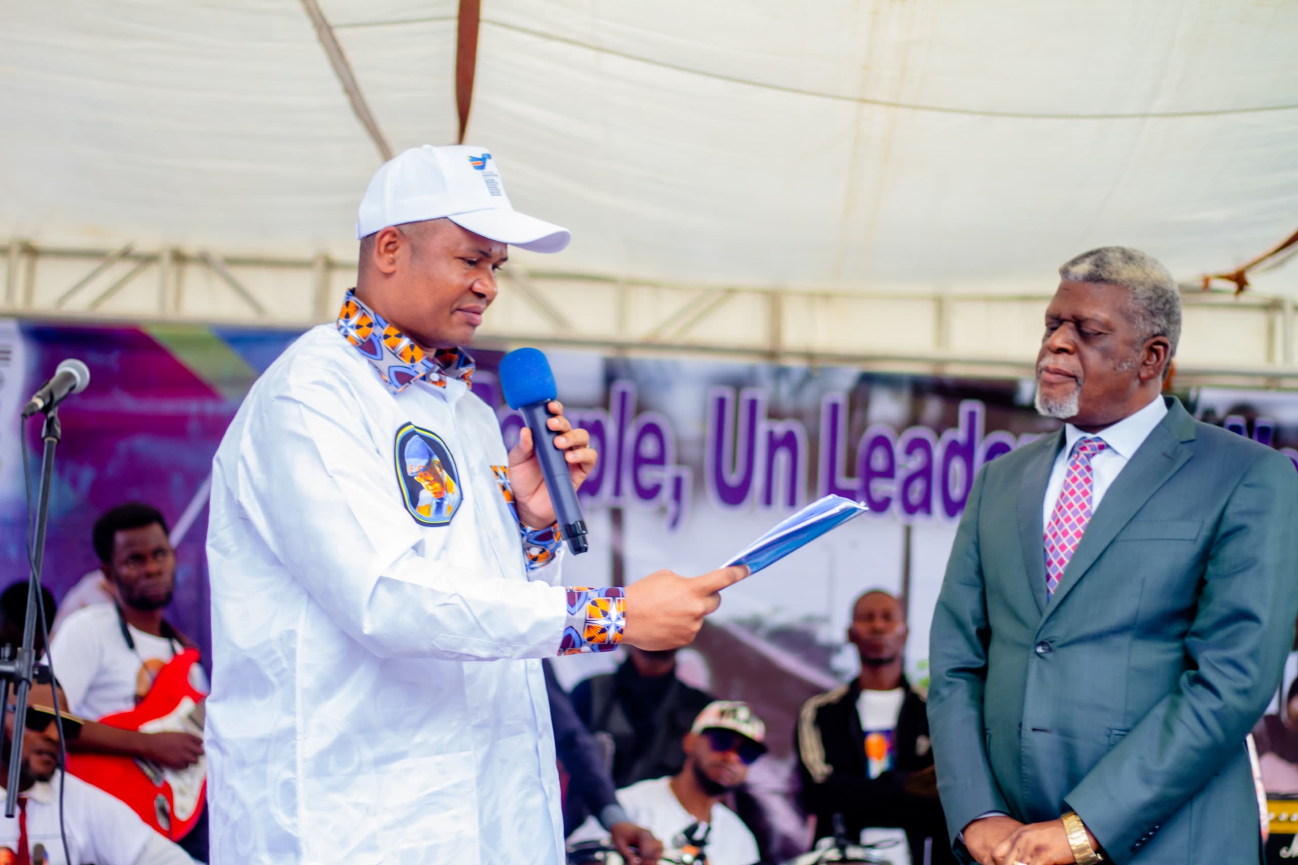 RDC: À Kasenga l’UDPS Tshisekedi inaugure son siège fédéral, un don du vice-gouverneur Kazembe ...